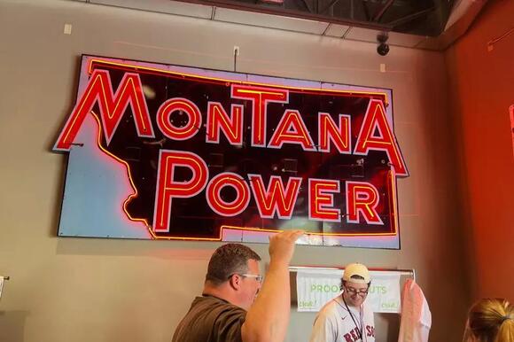 Montana is CRAWLING w/ Foreign Truck Drivers, No English - NewsBreak