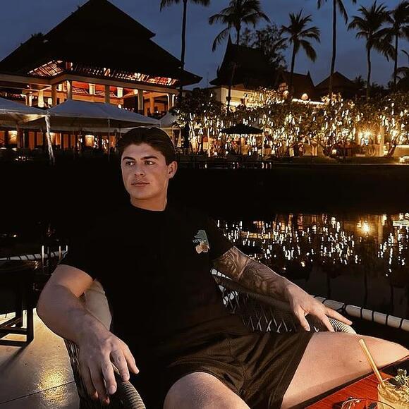 Louis Rees-Zammit will LEAVE the NFL to return to rugby - NewsBreak