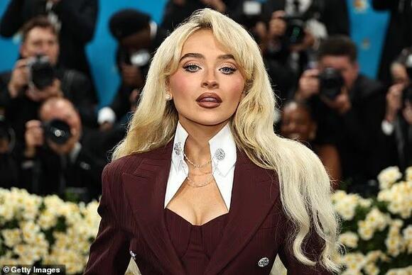 Sabrina Carpenter looks unrecognisable in throwback snap as fans call ...