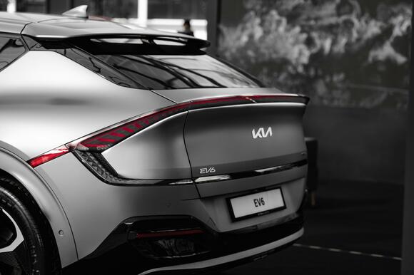 What It Really Costs Each Month to Charge a Tesla vs. a Kia EV6 - NewsBreak