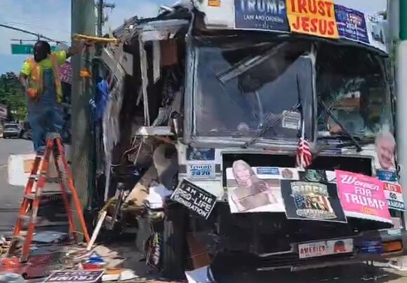 Pro-Trump ‘Trust Jesus’ Bus Crashes Ahead of Staten Island Rally