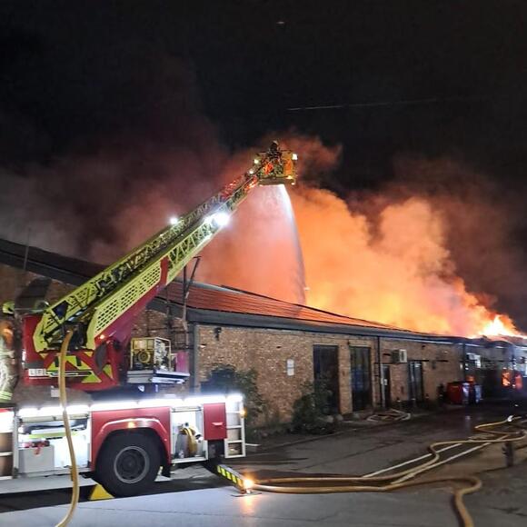 Huge London warehouse fire forces 70 residents to be evacuated as blaze ...