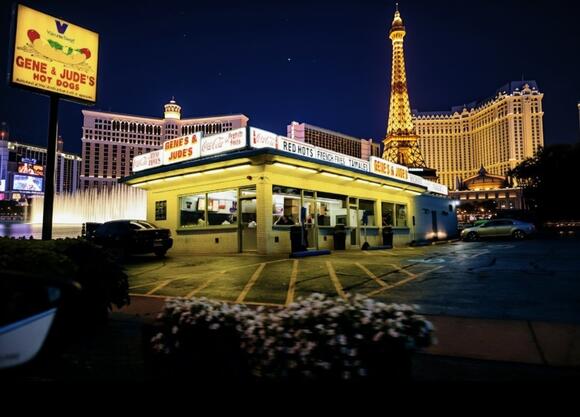 World-Famous Chicago Hot Dog Landmark Set to Open Second Location in ...