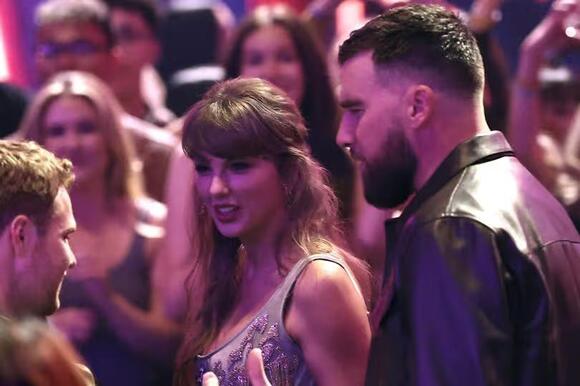‘Guarded’ and ‘tense’ Travis Kelce let Taylor Swift guide him through ...