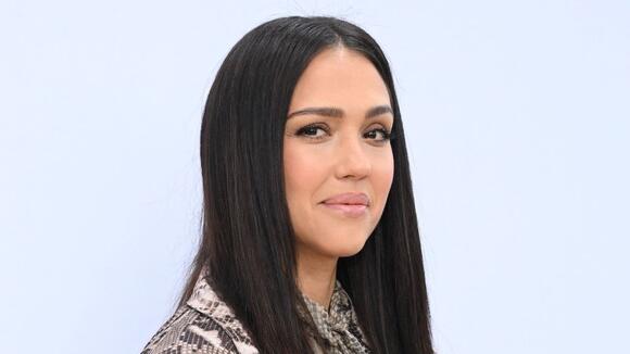 Jessica Alba Knows the Secret to a Cozy Living Space: A Strategic Use ...