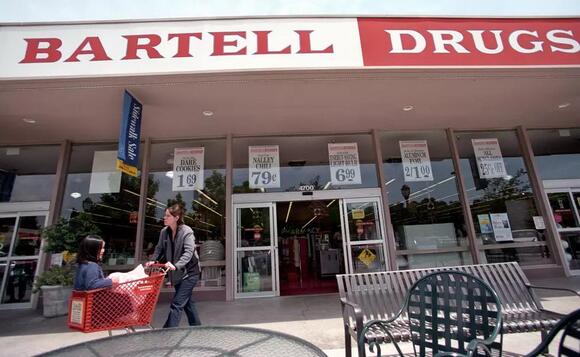 Car Smashes Through Front Of East Wenatchee Retail Store - NewsBreak
