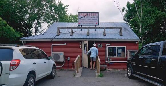 A Social Media Star’s Quest to Find Maine’s Best Lobster Roll - NewsBreak