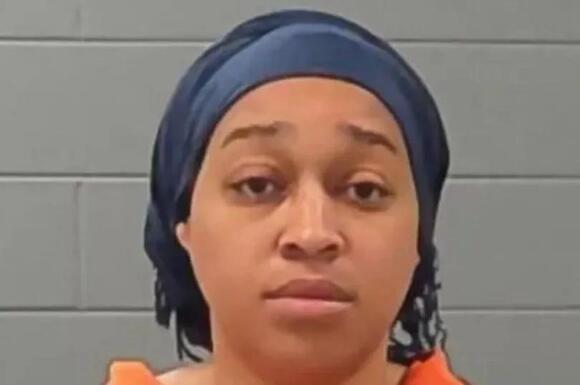 Daniel Muir's wife 'wore head covering' and 'sold designer bags on ...