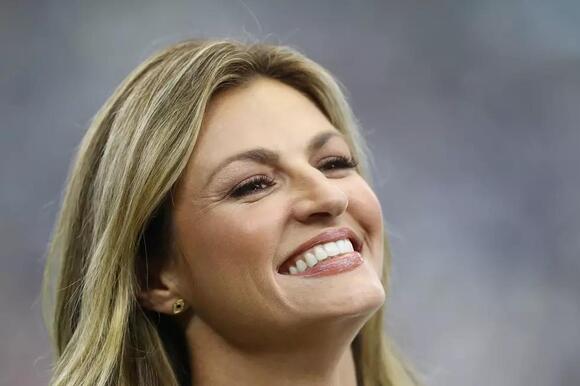 New Photo Shows Erin Andrews and Taylor Swift Snow Tubing Together ...