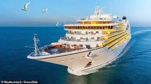 Fed-up cruise ship passenger reveal frustration with automatic tipping ...