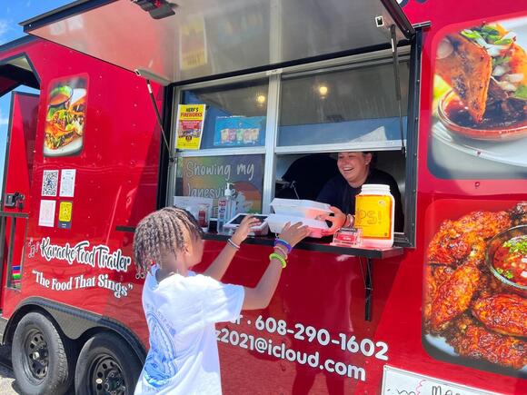 Lex’irriaz: Woman-owned food truck brings birria and karaoke to Janesville