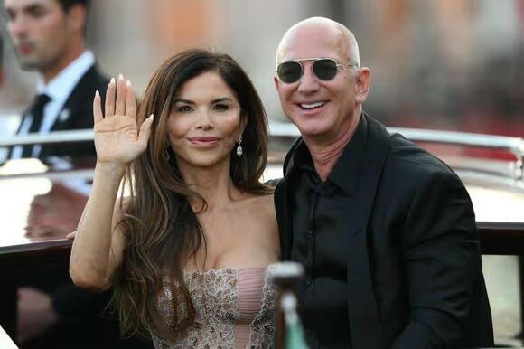 Met Gala 2026 in chaos as protester tries to storm event amid Bezos ...
