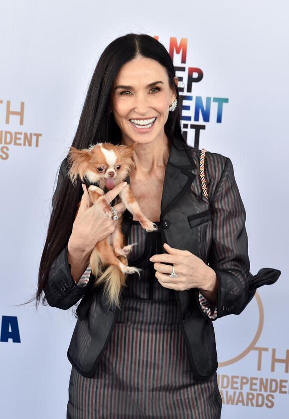 Chloe Fineman Said She Was Essentially Kicked Out Of A Restaurant By ...
