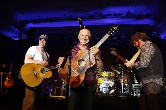 Kenny Chesney shares ‘favorite’ memory of late friend Jimmy Buffett ...