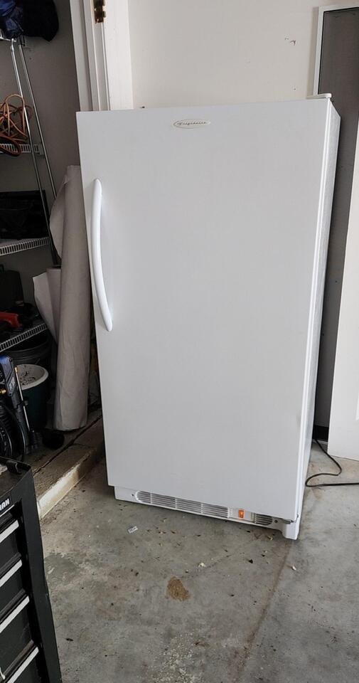 🎁 Freebies Up for Grabs in Newark — Furniture & Appliances - NewsBreak