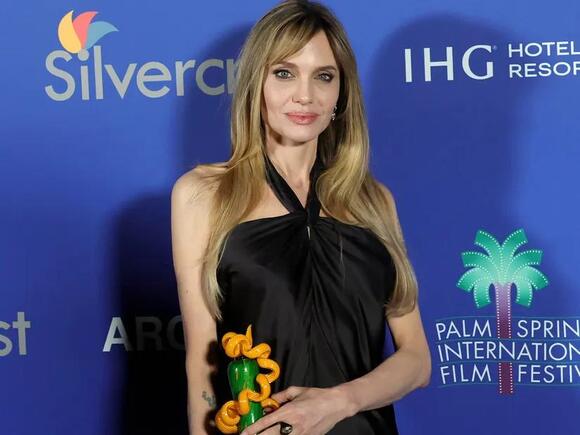 Angelina Jolie Details Decision to Reveal Double Mastectomy Scars For ...