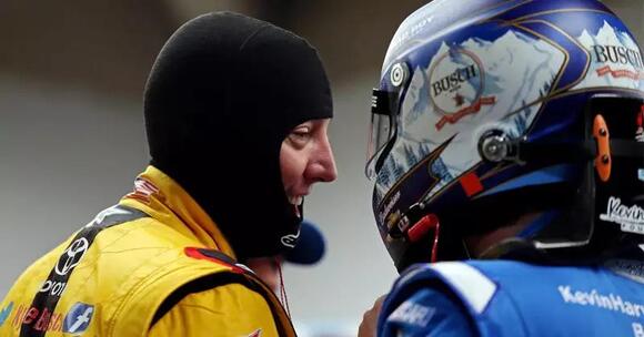 Kevin Harvick breaks down ‘war’ with Kyle Busch that ended up the ‘best ...
