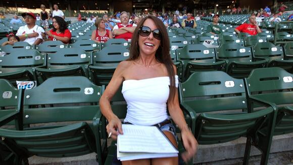Female In Revealing Shirt Was Causing a Major Distraction Behind Home ...