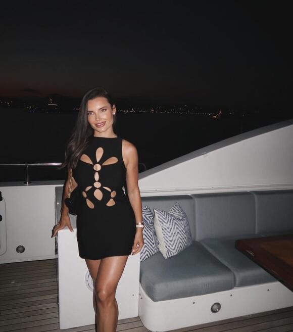 Sean McVay's Wife Grabs Attention With Recent Vacation Photo - NewsBreak