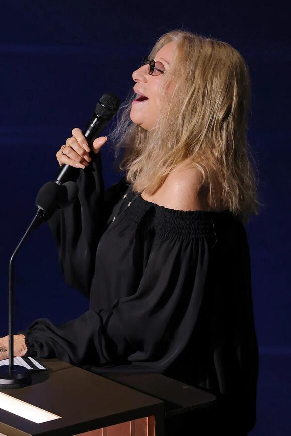 Barbra Streisand Pays an Emotional Tribute to Robert Redford at the ...