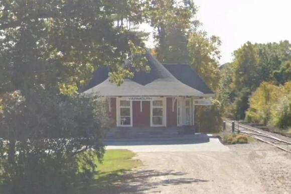 Good Samaritan Hands South Portland Police Officer a Lost Wallet Full ...