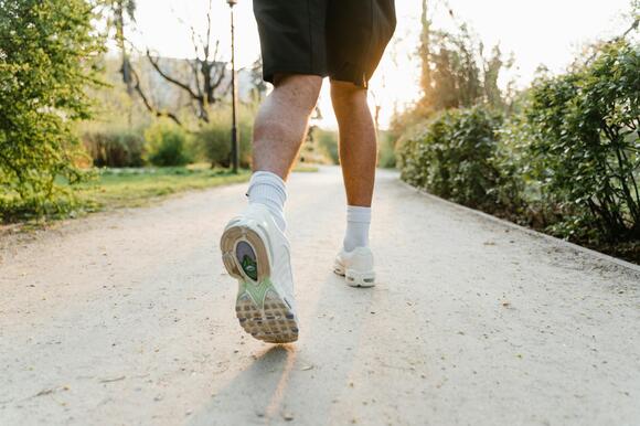 8 Quiet Ways Your Daily Walk Can Help or Hurt Your Health - NewsBreak