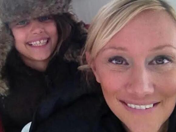 'America's Got Talent' Star Grace VanderWaal Announces Her Mom Tina Has ...