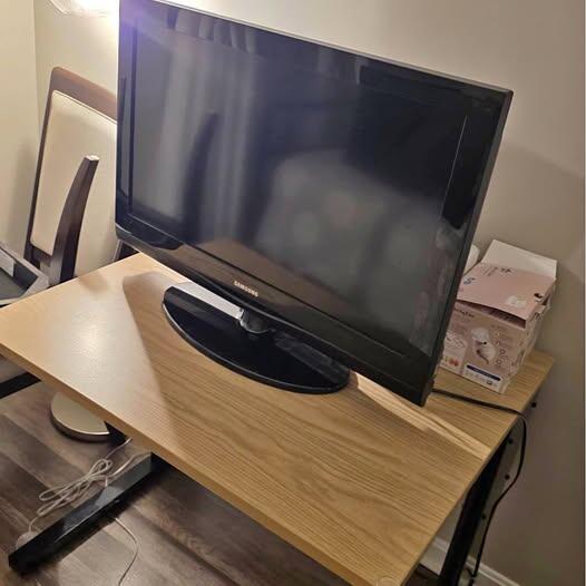 🎁 Freebies Up for Grabs in Clarksburg — Furniture & More - NewsBreak