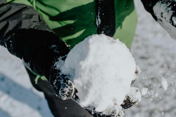 Why You Should Never Eat Snow Even If It Looks Clean - NewsBreak