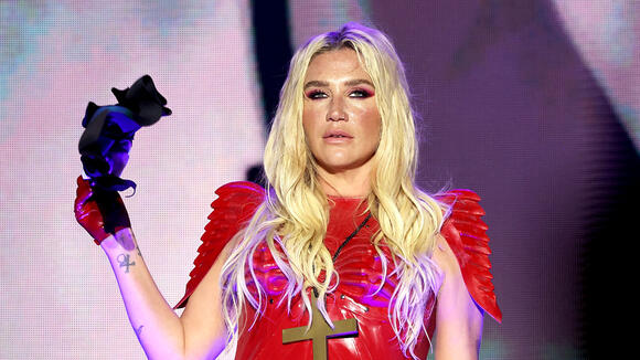 Kesha’s Setlist for 2026 Freedom Tour Revealed After First Show & Looks ...
