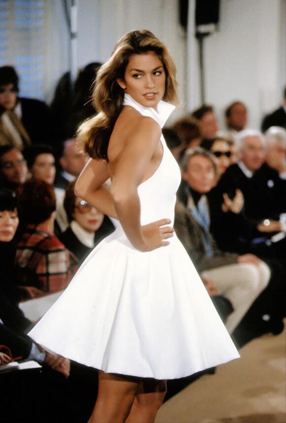 Supermodel Makes Surprise Runway Cameo at 60 - NewsBreak