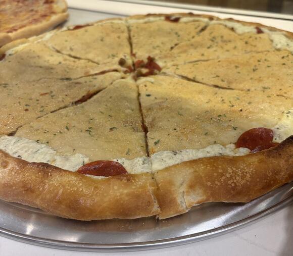 Brain & Courtlin Kick Off 2026 Listener Lunch At a Brand New Restaurant ...