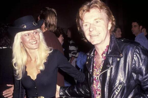 Dave Edmunds' wife Cici issues health update on rock icon after he ...