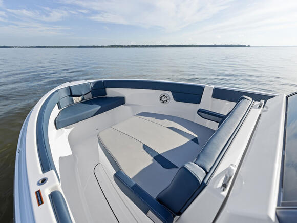 Boat Test: 2026 Monterey Elite 25 OB - NewsBreak