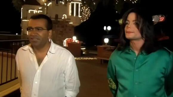 'Gobsmacked' Journalist Martin Bashir Recalls Michael Jackson's ...