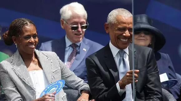 Barack Obama shades Trump during speech at presidential center: 'There ...