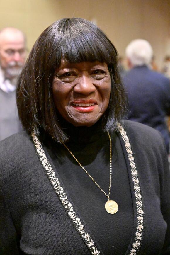 LI pol nets nearly $50K side salary — for 6.5 days of work a month ...