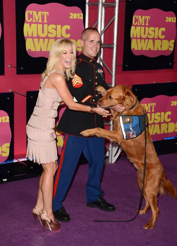 Why Was Alleged Shooter Nigel Edge at the 2012 CMTs With Kellie Pickler ...