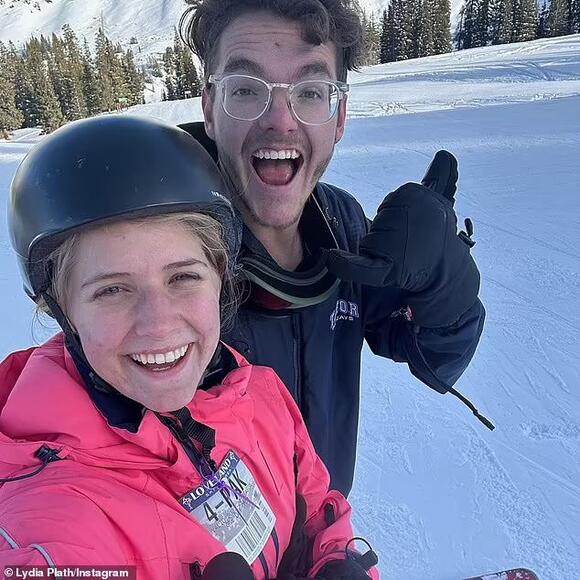 Welcome to Plathville's Lydia Plath, 20, engaged to Zac Wyse after only ...