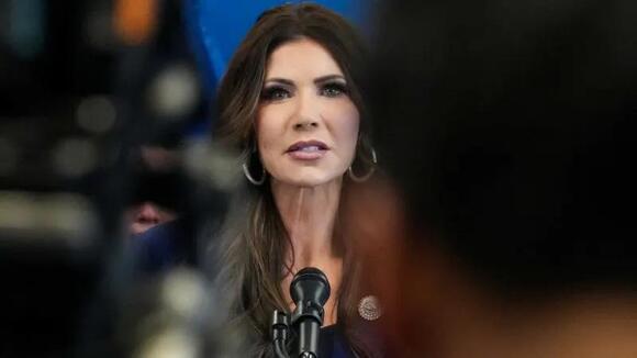 'It's just not true!': CNN calls out Noem to her face over blatant ...