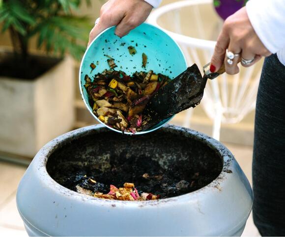 How to stop compost smelling bad – 5 expert methods to keep unpleasant ...