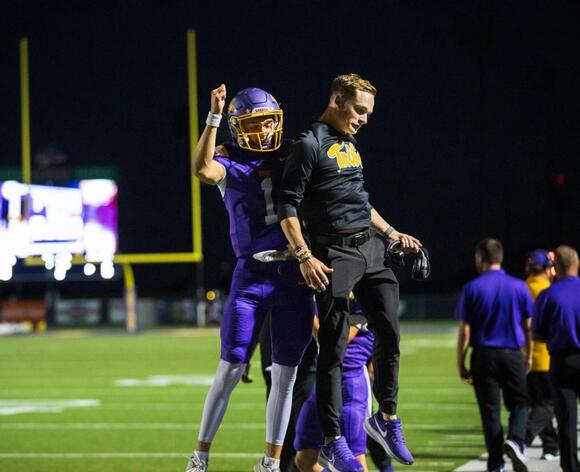 Sanger opens district play with resounding win over Bonham