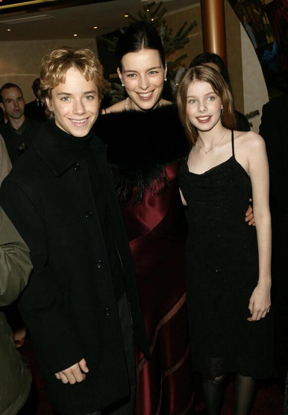 ‘Peter Pan’ Stars Jeremy Sumpter & Rachel Hurd-Wood Reunite On Rom-Com ...