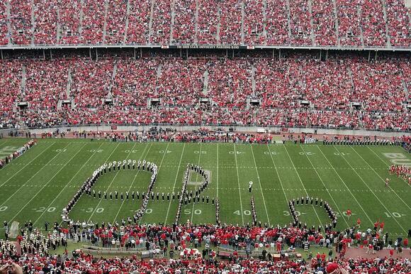 Dallas Cowboys Fan Kicked Out for 'Fire Jerry Jones' Sign - NewsBreak