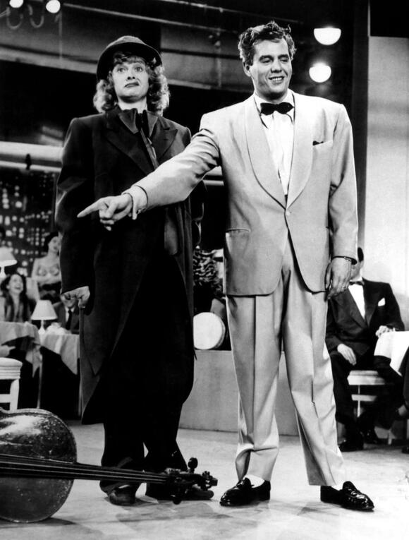 25 Rare ‘I Love Lucy’ Behind-the-Scenes Photos of Lucy, Ricky, Ethel ...
