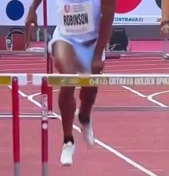 American sprinter Chris Robinson suffers shocking wardrobe malfunction ...