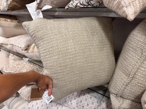 11 HomeGoods Living Room Finds That Look Like Pottery Barn for Less ...