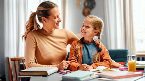 6 Reasons Society Still Looks Down on Stay-at-Home Moms in the U.S ...