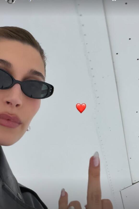 Hailey Bieber Shows Middle Finger In New Photo - NewsBreak