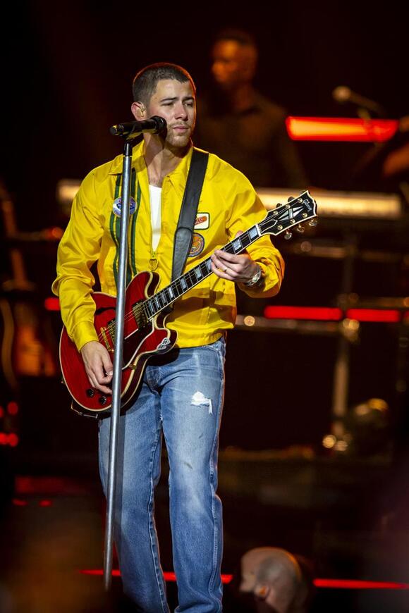 A Terrifying Viral Video Shows Nick Jonas Running Off Stage At A Jonas ...